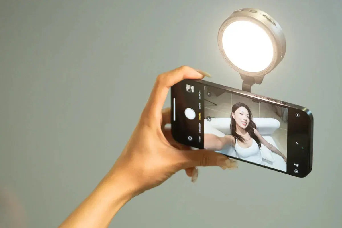 Selfie Light Magic: Transform Your Phone Photos Instantly!